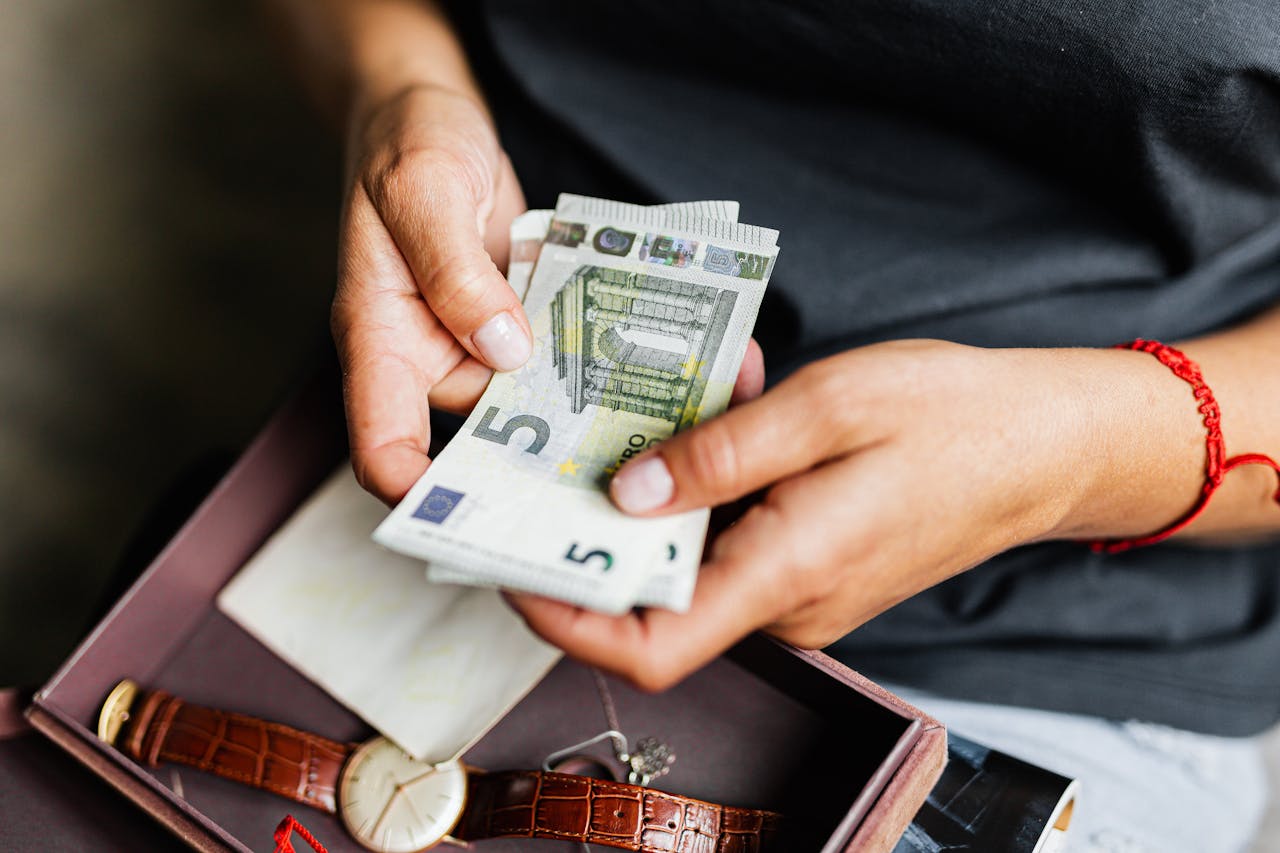 Saving money at the sales – Financial Life Park Österreich
